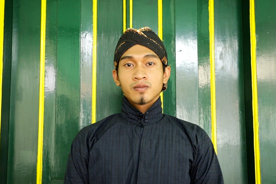 Tata Cara Berpakaian Laki-Laki (Jaler) | Makam Raja Mataram Imogiri